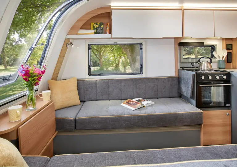 The Best Lightweight Caravans Under 1300kg (2, 3, 4, 5, and 6 Berth ...