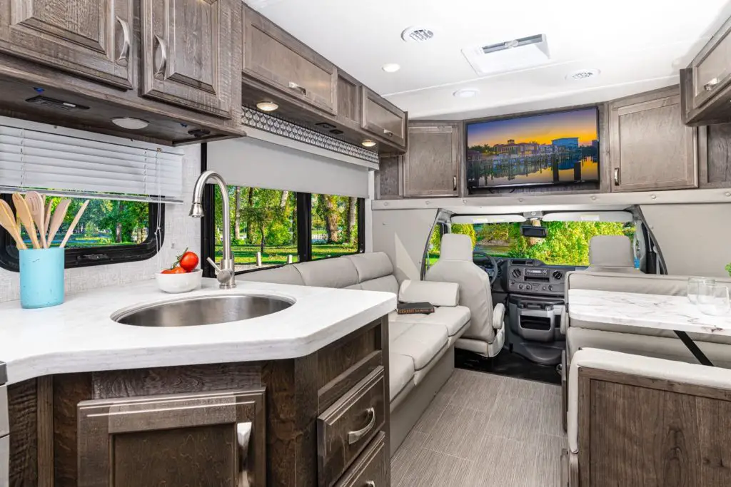 Gulf Stream Coach Motorhome Dimensions (Updated for 2021) – Folding ...