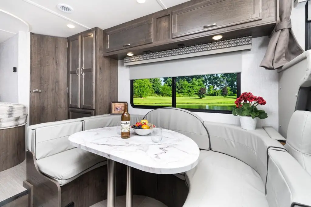 Gulf Stream Coach Motorhome Dimensions (Updated for 2021) – Folding ...